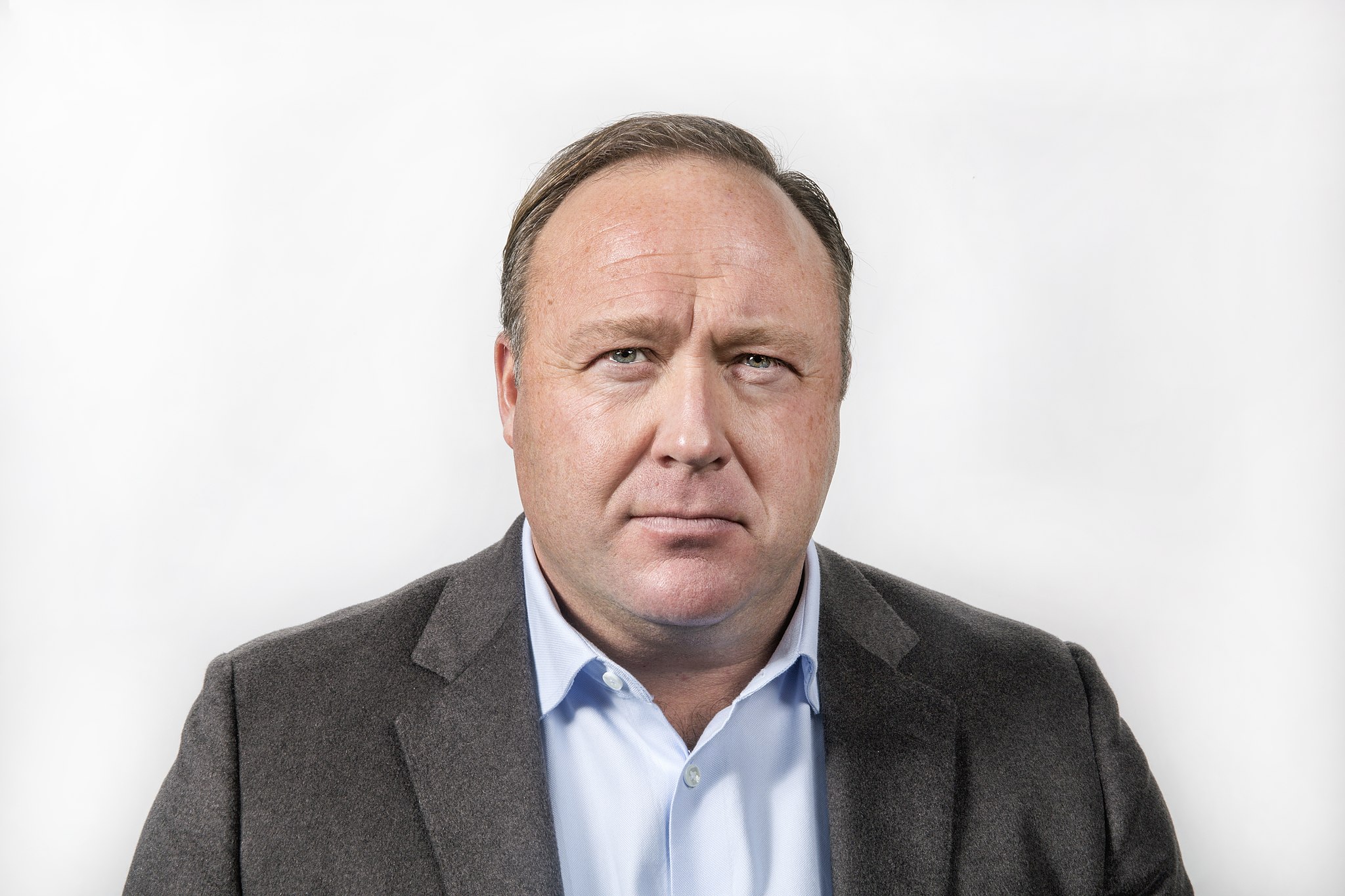 2048px-Alex_Jones_Portrait – Caffeine & Philosophy